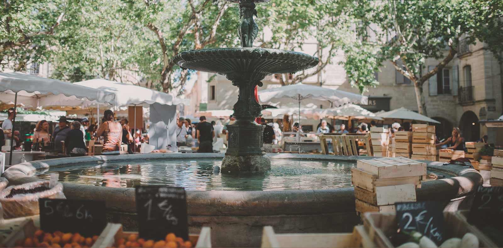 Guide de voyage Uzes Visites incontournables Activités